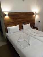 Apartamento Familiar | Secretária, secretária adequada para computadores portáteis 