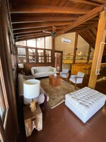 TV de tela plana 32 polegadas com canais a cabo, TV, pebolim