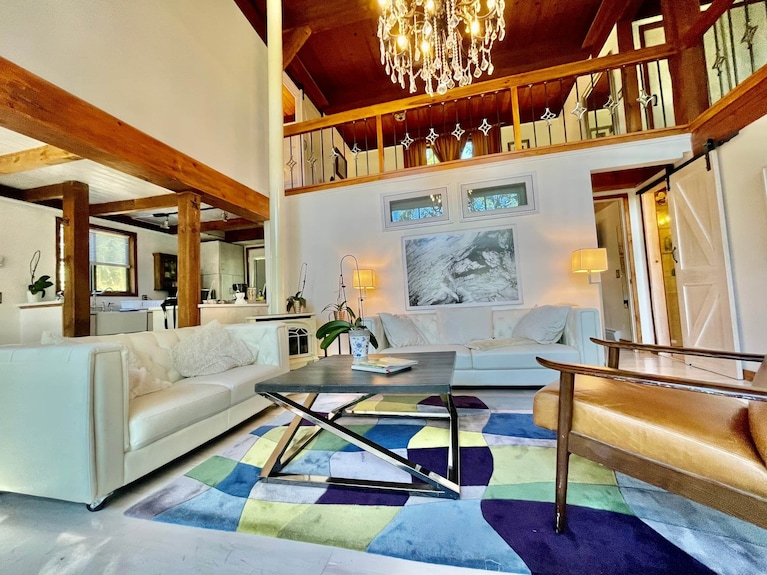 New Breathtaking Catskill Retreat With Views And Hot Tub, The Nest Retreat In Woodstock Catskill - Kingston, NY