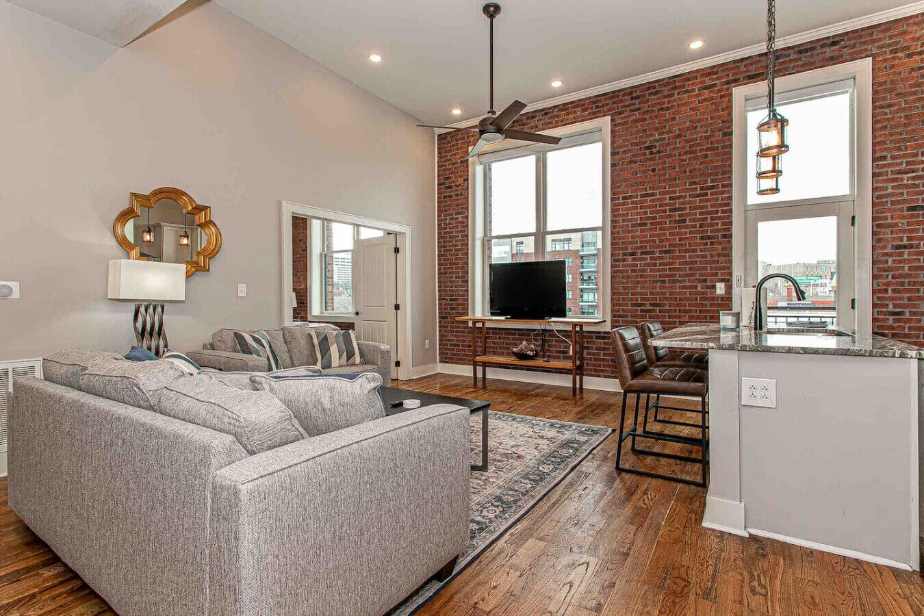 Luxury Corner Condo ~ Walk To Old City - Knoxville