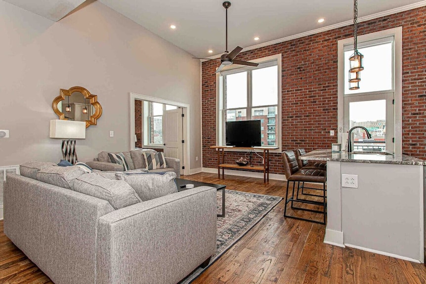 Luxury Corner Condo ~ Walk To Old City - Knoxville, TN