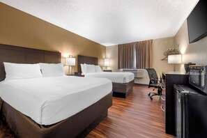 Quarto, 2 camas de casal, não fumadores | Secretária, Wi-fi grátis