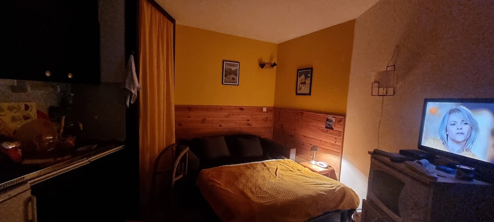 Cosy 30m2 Apartment 2 Minutes From The Spa, 5 Minutes From The Town Center - Pirineos