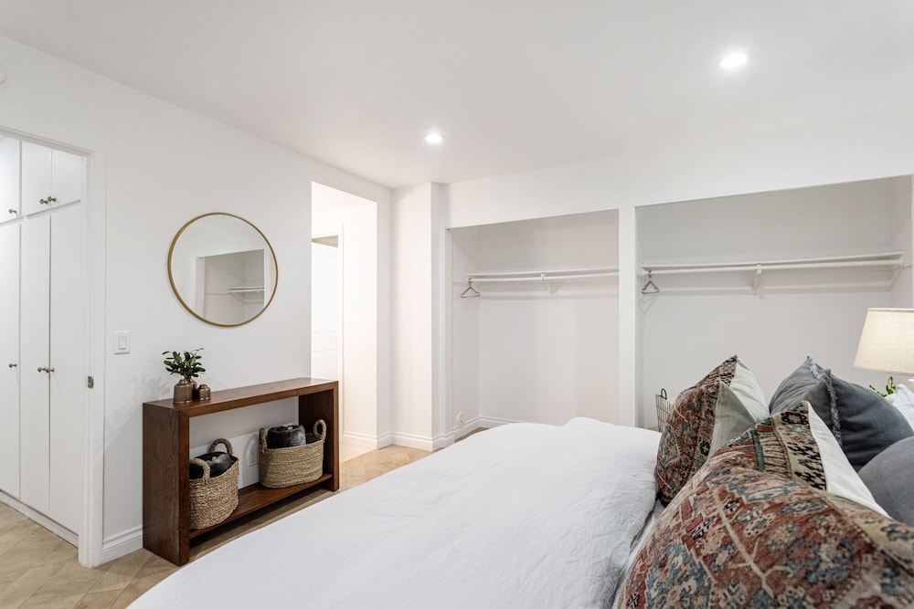 The Rose Mar Four Bedroom Villa Near Ocean - Santa Barbara, CA