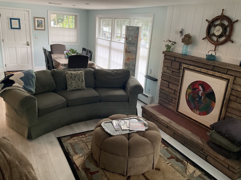 Captain Alexanders Spa & Putting Green Not A Vacation Home But A Destination. - 鱈魚角