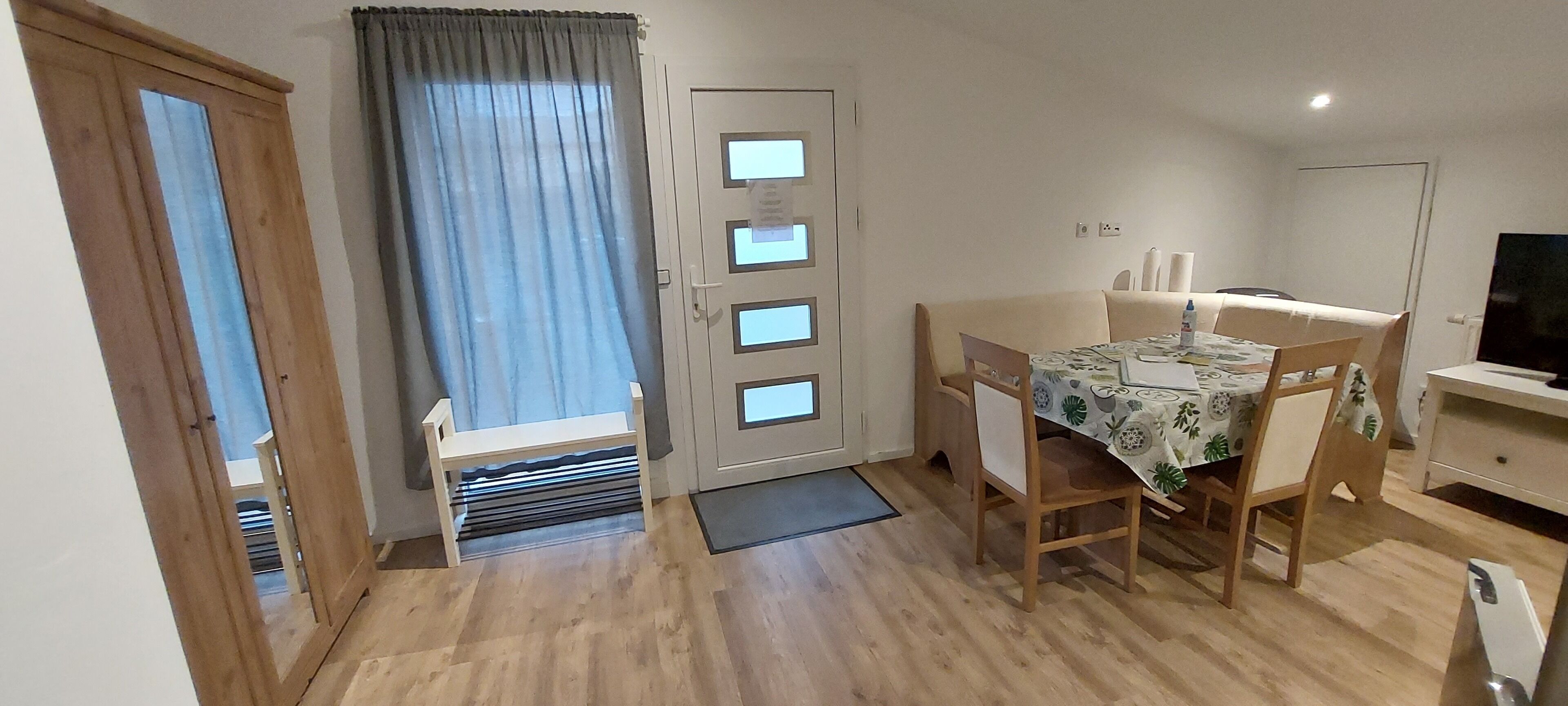 5 Person Vacation Apartment On The Farm - Weinheim