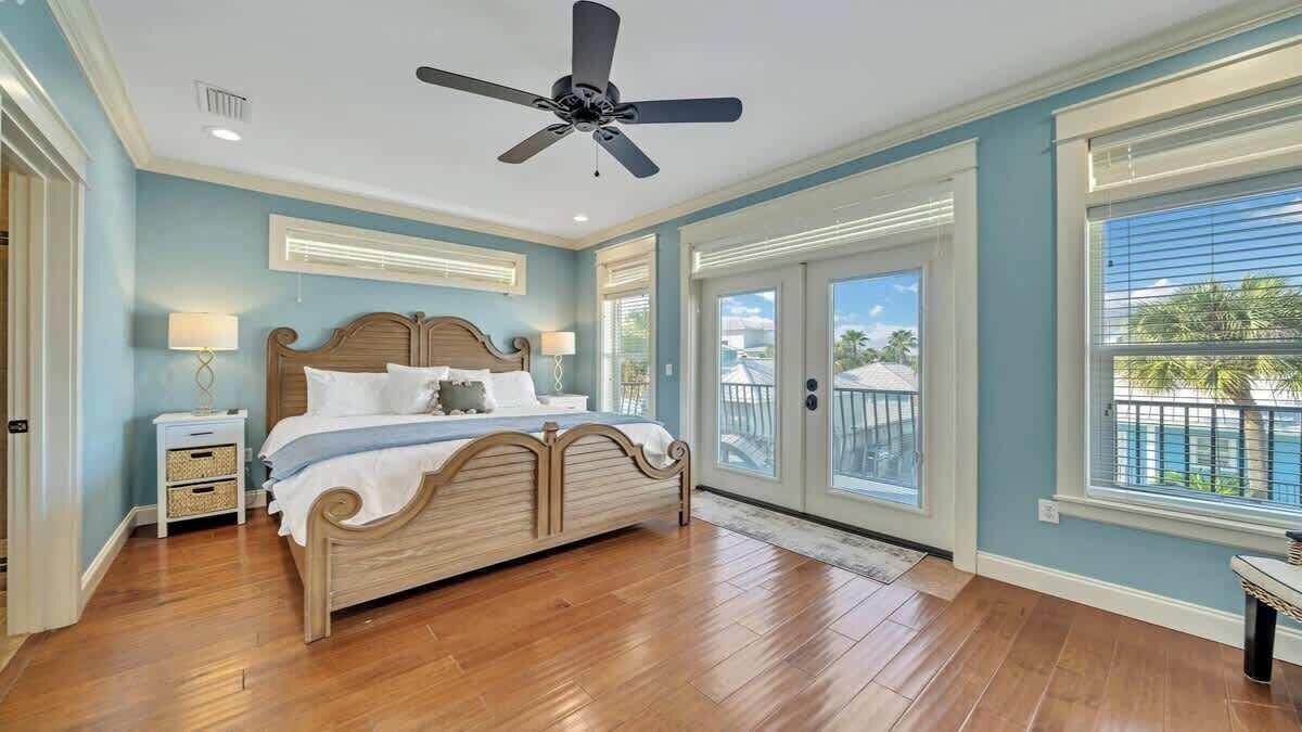 Blue Coconut - Destin, FL