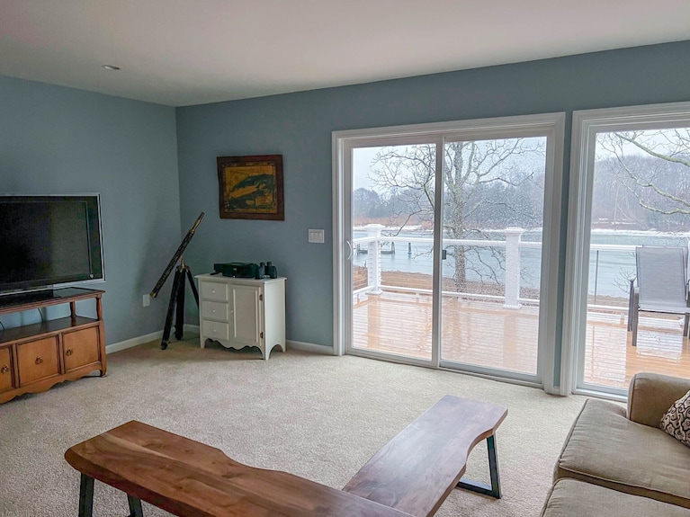 Brand New Waterfront Home With Boat Dock & Hot Tub - Long Island, NY