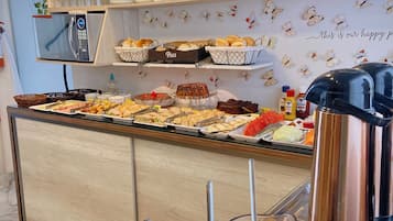 Pequeno-almoço tipo buffet diário incluído