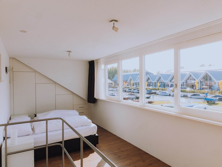 Huis Bij Uitgeestermeer Met Tuin - Heemskerk