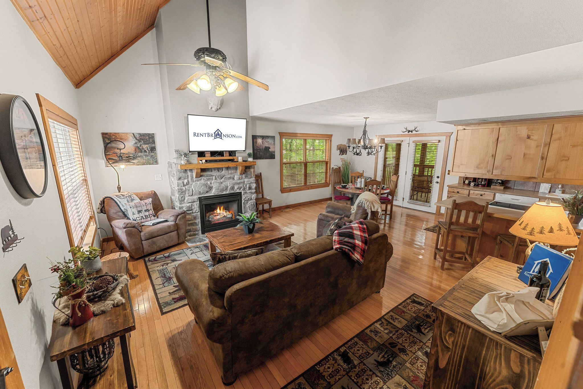 Romantic Getaway Near Silver Dollar City With Free Tickets & Onsite Golf Course - Rockaway Beach, MO