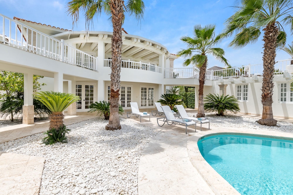 Luxury 2-level Villa In Punta Cana - Punta Cana