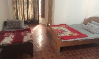 Quarto Triplo Standard | Ferro/tábua de engomar, Wi-fi grátis 