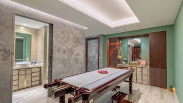 Salas para tratamentos a dois, sauna seca, banheira de hidromassagem