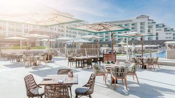 4 restaurantes, café da manhã, culinária internacional