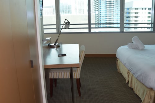 Miami Brickell Lux Condo Ocean View 2bd/2.5br - Miami, FL