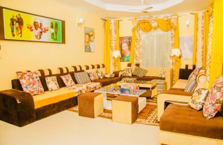 Clean Luxury Home With 3 Bedrooms And Free Parking - ダル・エス・サラーム