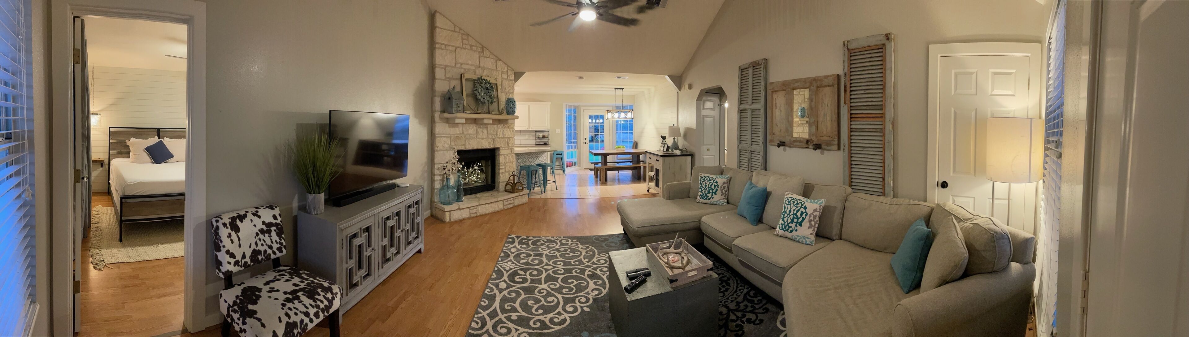 House W/1 Acre, Spa & Outdoor Living - Johnson City, TX