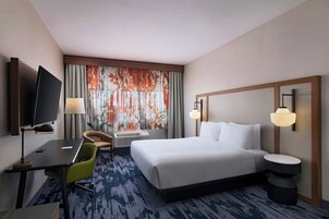 Quarto standard, 1 cama King | Escrivaninha, espaço de trabalho para notebook, cortinas blackout