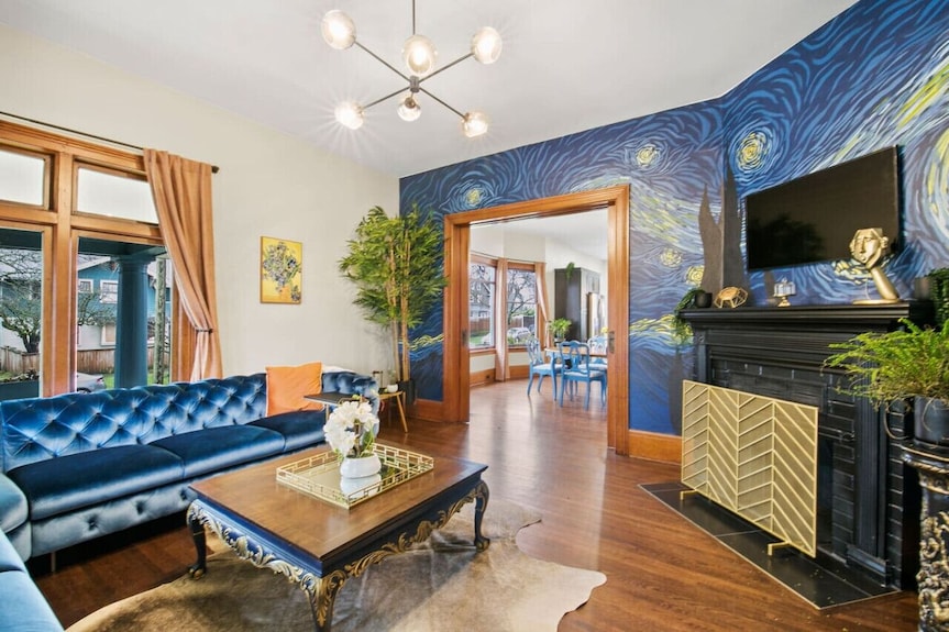 Casa Van Gogh: A Historic N. Slope Retreat - Emerald Queen Casino & Hotel