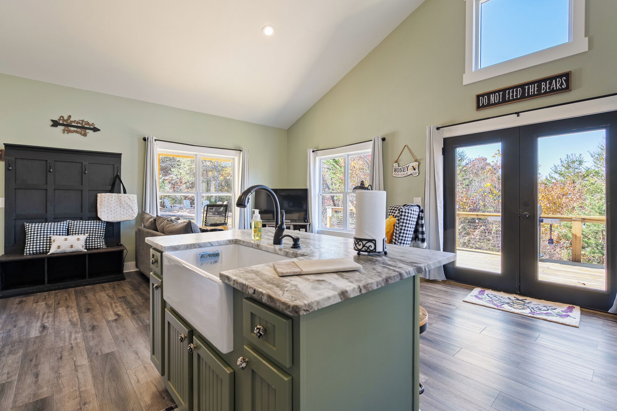 Secluded, Mountain View, Hot Tub, Dahlonega, Wineries & Hiking - Dahlonega, GA