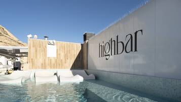 Piscina exterior sazonal