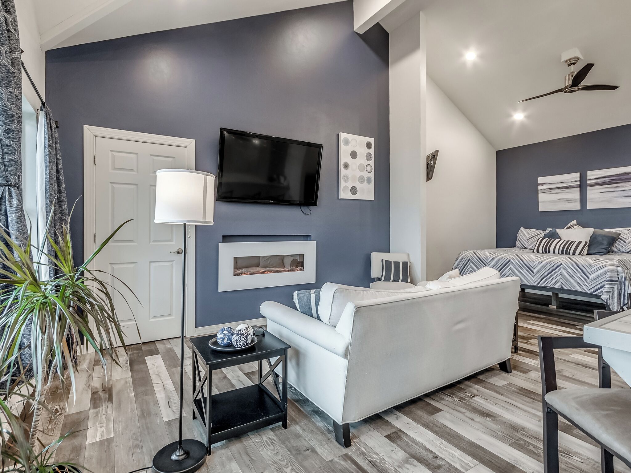 Breathtaking Neverending Lake Views! Post Card Perfect! Come Experience This! - Arrowhead State Park, Canadian