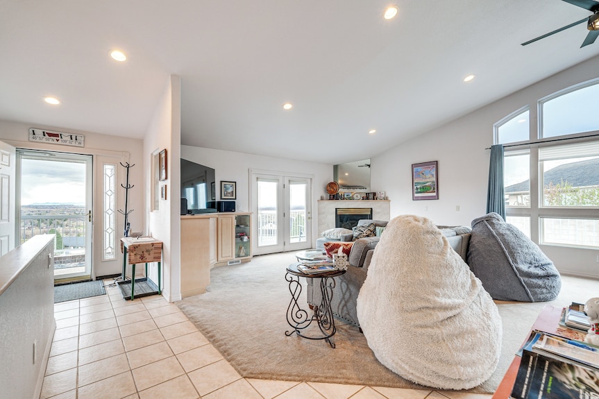 Inviting Great Falls Home W/ Wraparound Deck! - グレート・フォールズ, MT