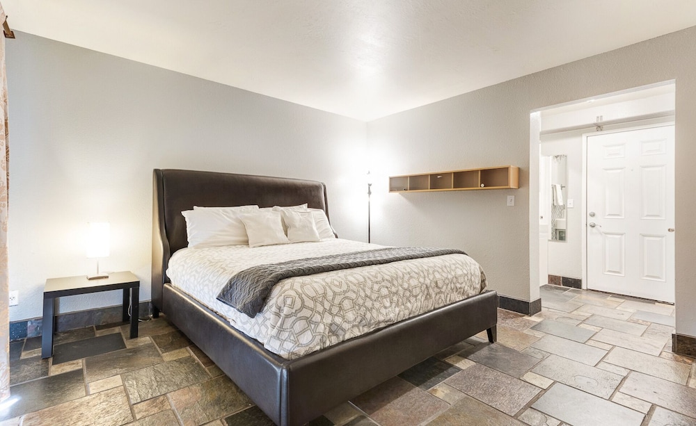 "Knoll It All" Sweet Condo On Edge Of Downtown And River Walk - Bend, OR