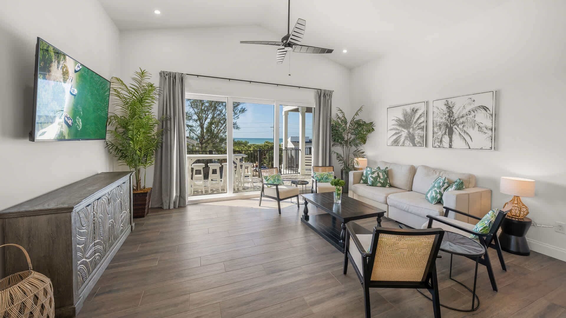 Steps To Beach - Amazing Gulf Views - Resort Pool/spa/slide & Mini Golf - Siesta Key, FL