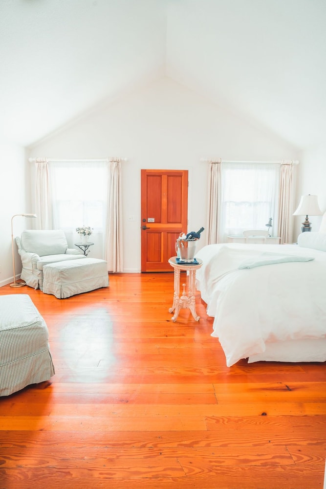 Escape To Wine Country In Your Independant Cottage In Downtown Calistoga - St. Helena, CA