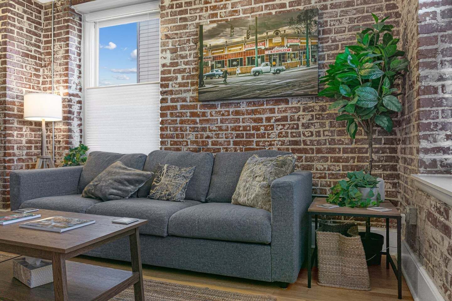 Gorgeous 2br Downtown Condo Near Everything! - Memphis, TN