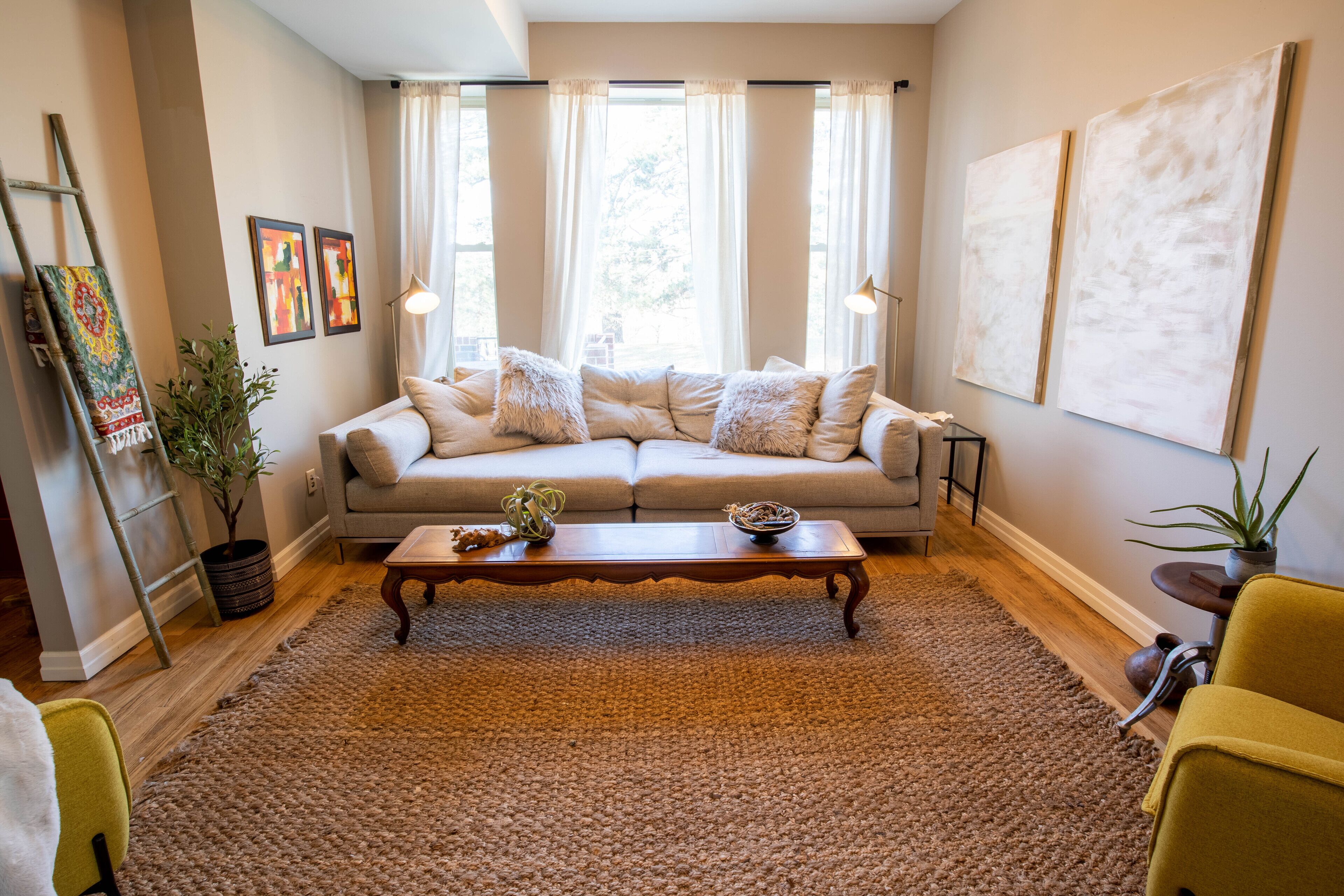 Spacious 1895 Renovated, Historic Townhome - Omaha, NE