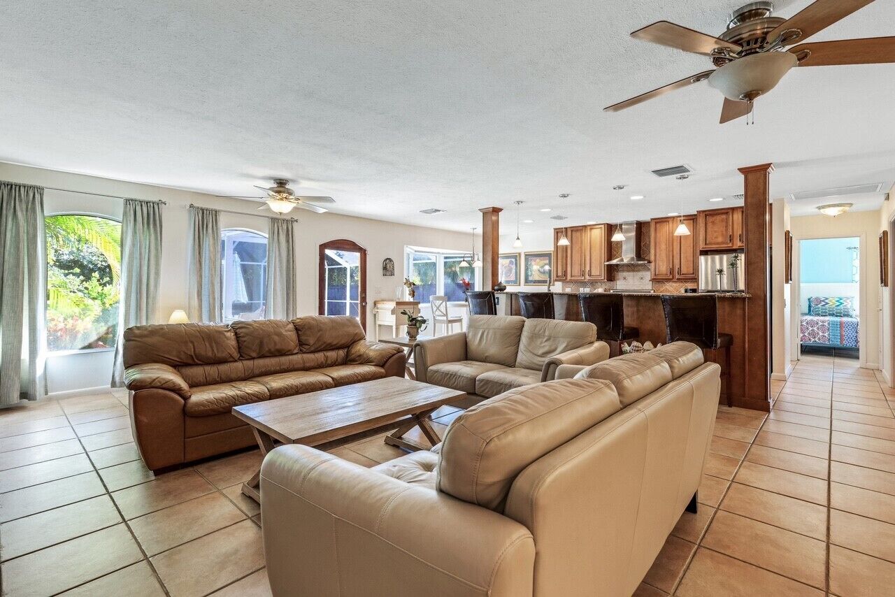 2 Minutes From Beautiful Siesta Key Mainbeach! - Siesta Key, FL