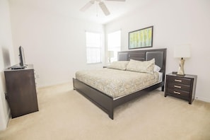 Casa, várias camas (Modern Providence Vacation Home)