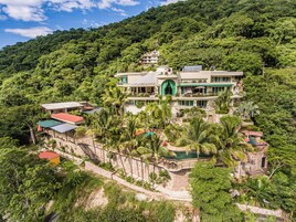 Fachada da propriedade