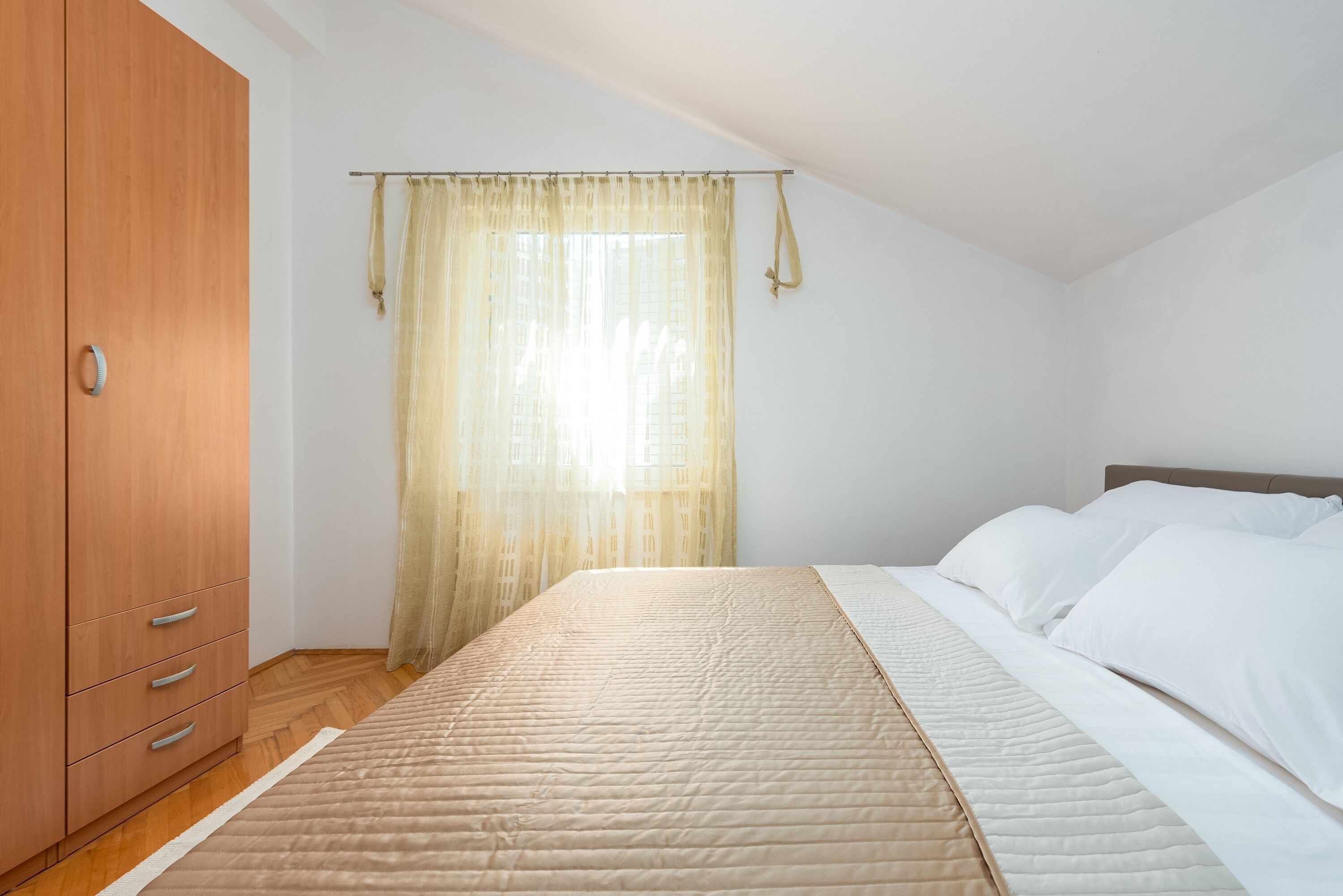 One Bedroom Apartment With A Swimming Pool By The Beach Vir - Torovi - Vir - Pedinka, Vir (A-18587-a) - Vir