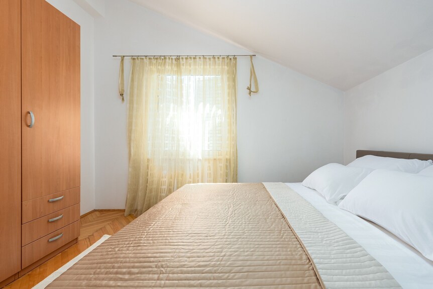 One Bedroom Apartment With A Swimming Pool By The Beach Vir - Torovi - Vir - Pedinka, Vir (A-18587-a) - Vir