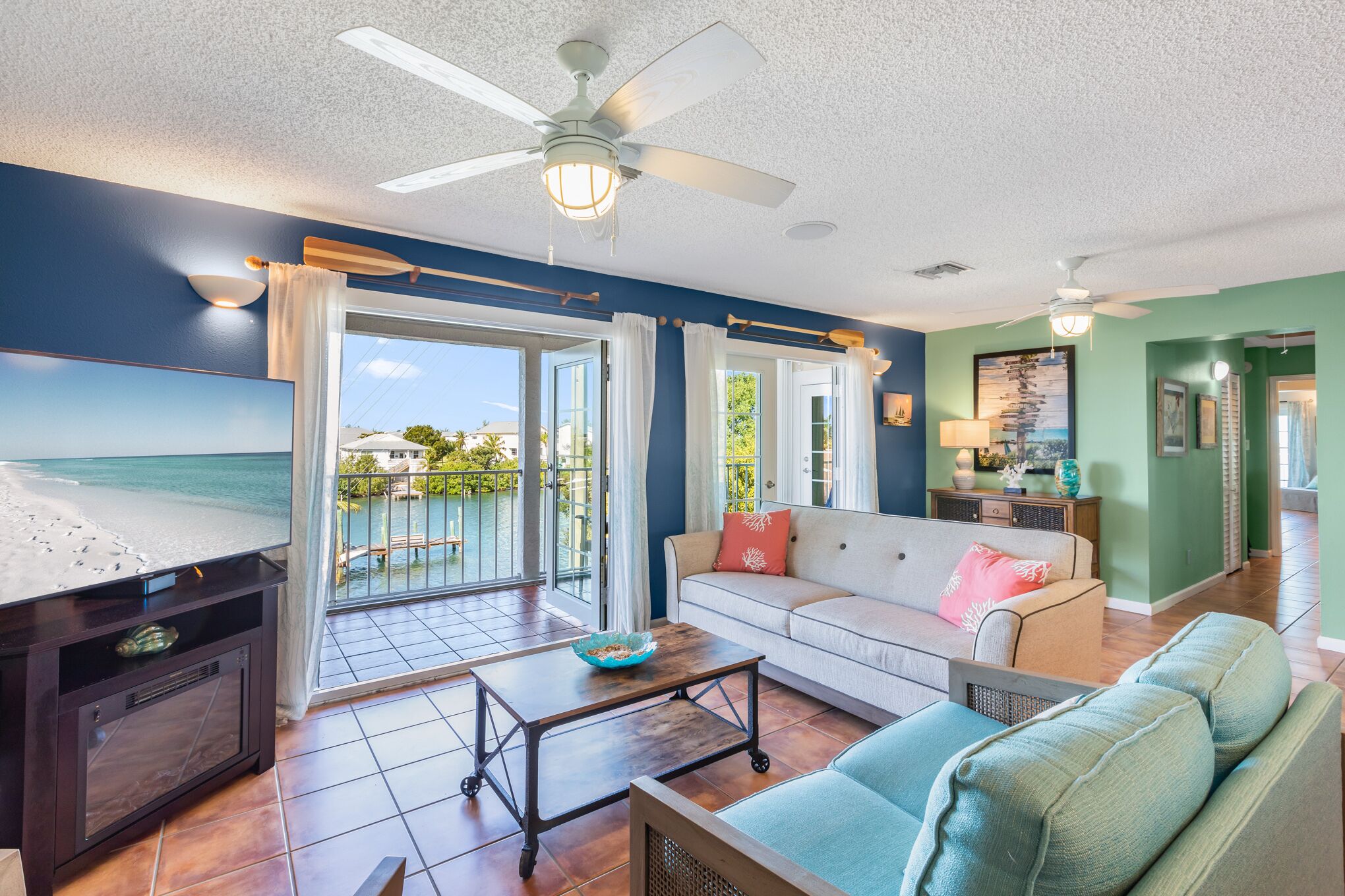 Sea-nic View ~ 2 Br/2ba Water-front Views, Heated Pool Access And Dockage! - Key West, FL