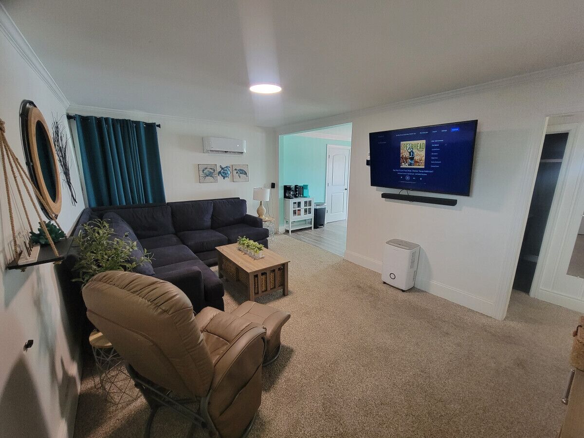 Romantic Waterfront Home With Hottub, Kayak, Jon Boat And Relaxation. - Emerald Isle, NC