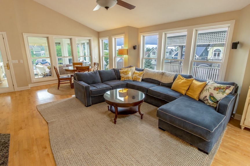 Pet Friendly With Lake & Resort Views - New Buffalo, MI