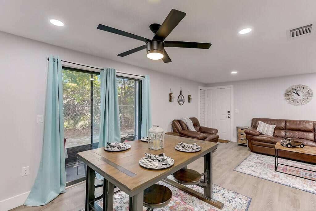 *Farmhouse 2/2 Renovated Condo 6 Mins From Img* - Longboat Key, FL