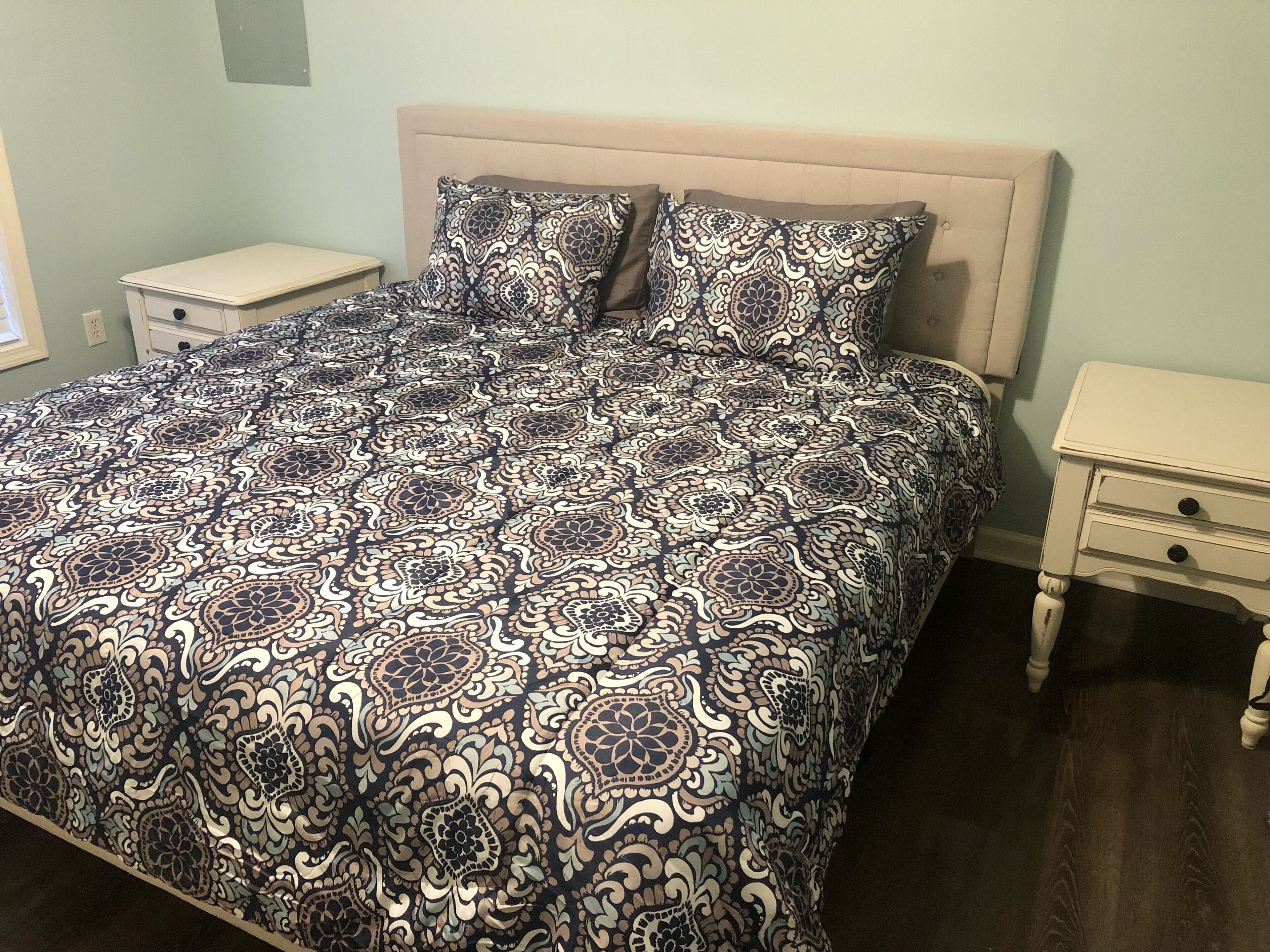 Beach Views! Listen To The Waves! Steps To Beach Access! 3 Bed And 3 Bathrooms! - Surf City, NC