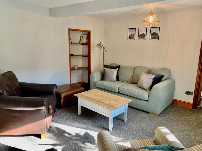 Charming Large Detached Cottage In The Brecon Beacons Park - Abergavenny