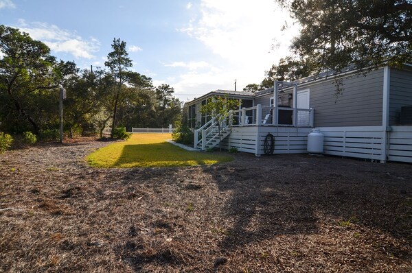 Charming Beach Cottage~screened Porch W\/fireplace & Tv~easy Walk To The Beach - Alys Beach, FL