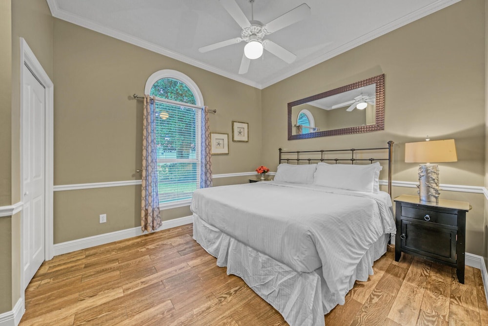 Destiny Casa: Luxury Home With Private Pool, Golf Cart & Resort Amenities - Destin, FL