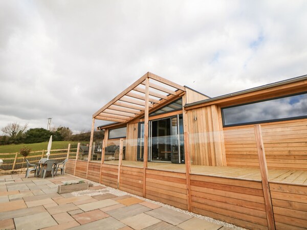 Stables Lodge, Pet Friendly, Character Holiday Cottage In Wingerworth - Chesterfield