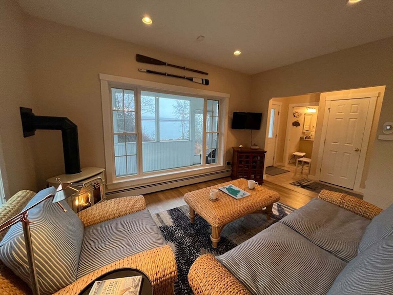 Waterfront Getaway Near Acadia W/ Spectacular View - Stonington, ME