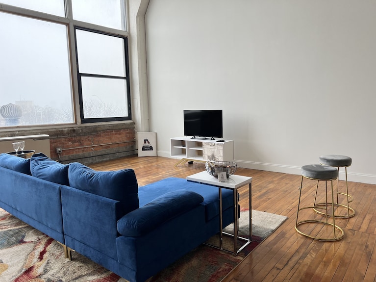 Historic 2 Bedroom Riverfront Loft In Corktown - Detroit