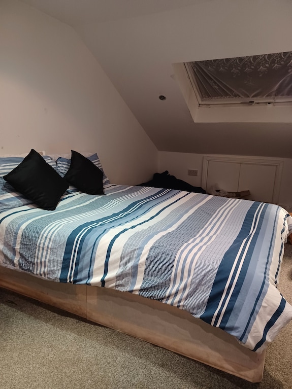 Bedroom In Gants Hill - Essex